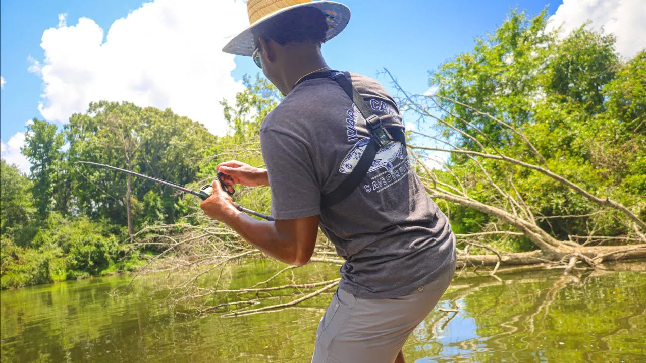 Watch Texas Rig Fishing A PRIVATE STOCKED POND For BIG BASS (SUMMERTIME ...